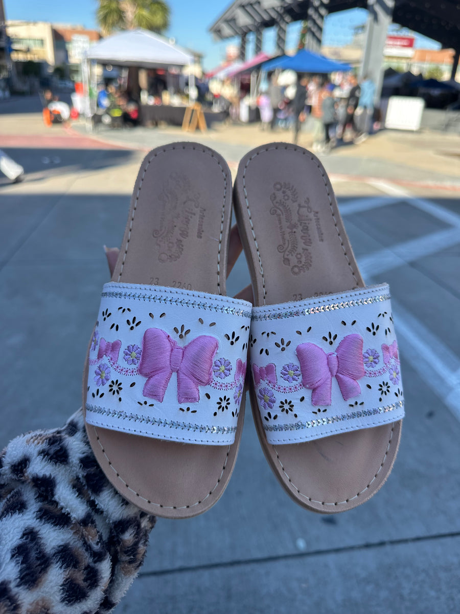 Bow coquette Hello kitty sandals – artesanias liliana